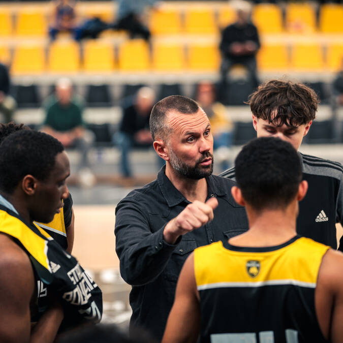 Espoirs : on fait le bilan avec Michaël Bur ! | Stade Rochelais Basket